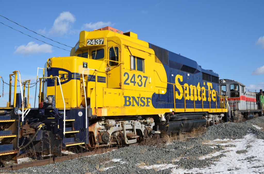 BNSF 2437